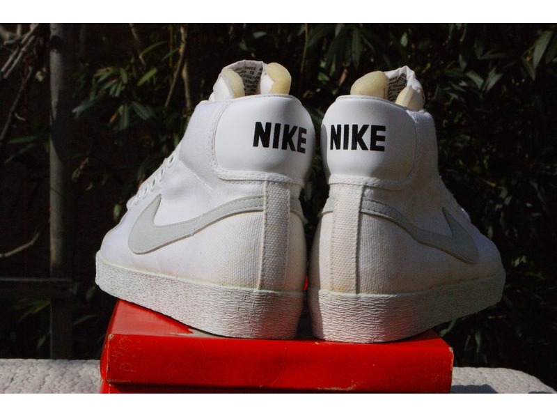 I know it’s air max month, but here’s the first ever shoe with Nike air ...